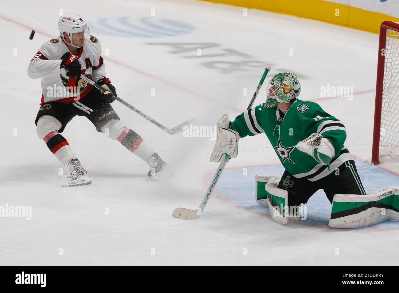 Dallas Stars goaltender Scott Wedgewood (41) blocks a shot by Ottawa ...