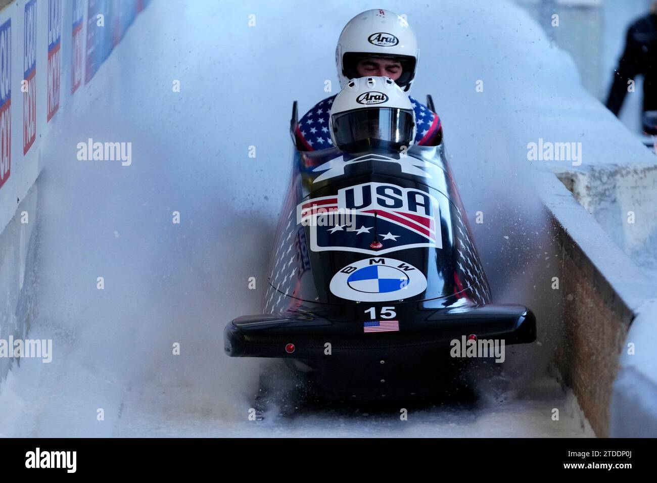 Frank Del Duca of the US with Joshua Williamson break past the finish ...