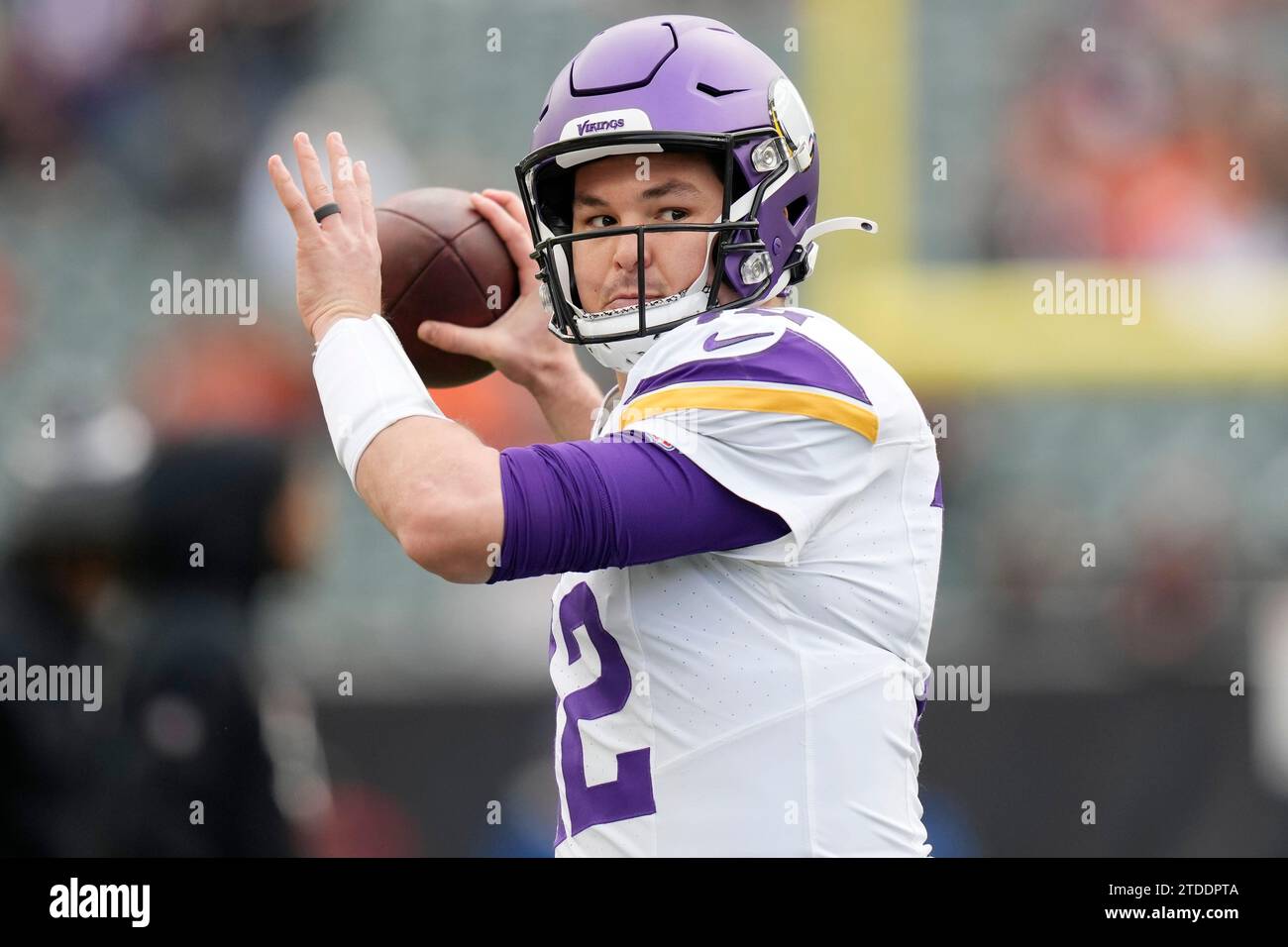 Minnesota Vikings quarterback Nick Mullens (12) warms up before an NFL ...