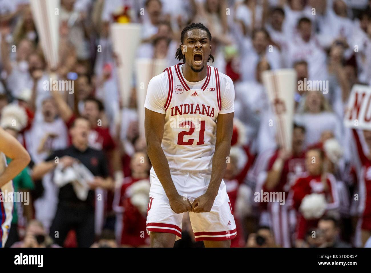 Indiana forward Mackenzie Mgbako (21) reacts after scoring a 3-point ...