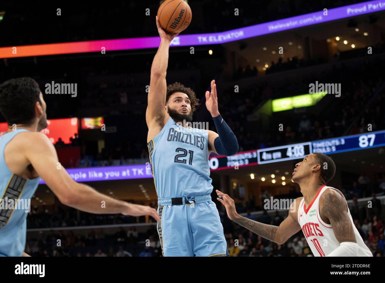 Memphis Grizzlies forward David Roddy (21) shoots defended by Houston ...