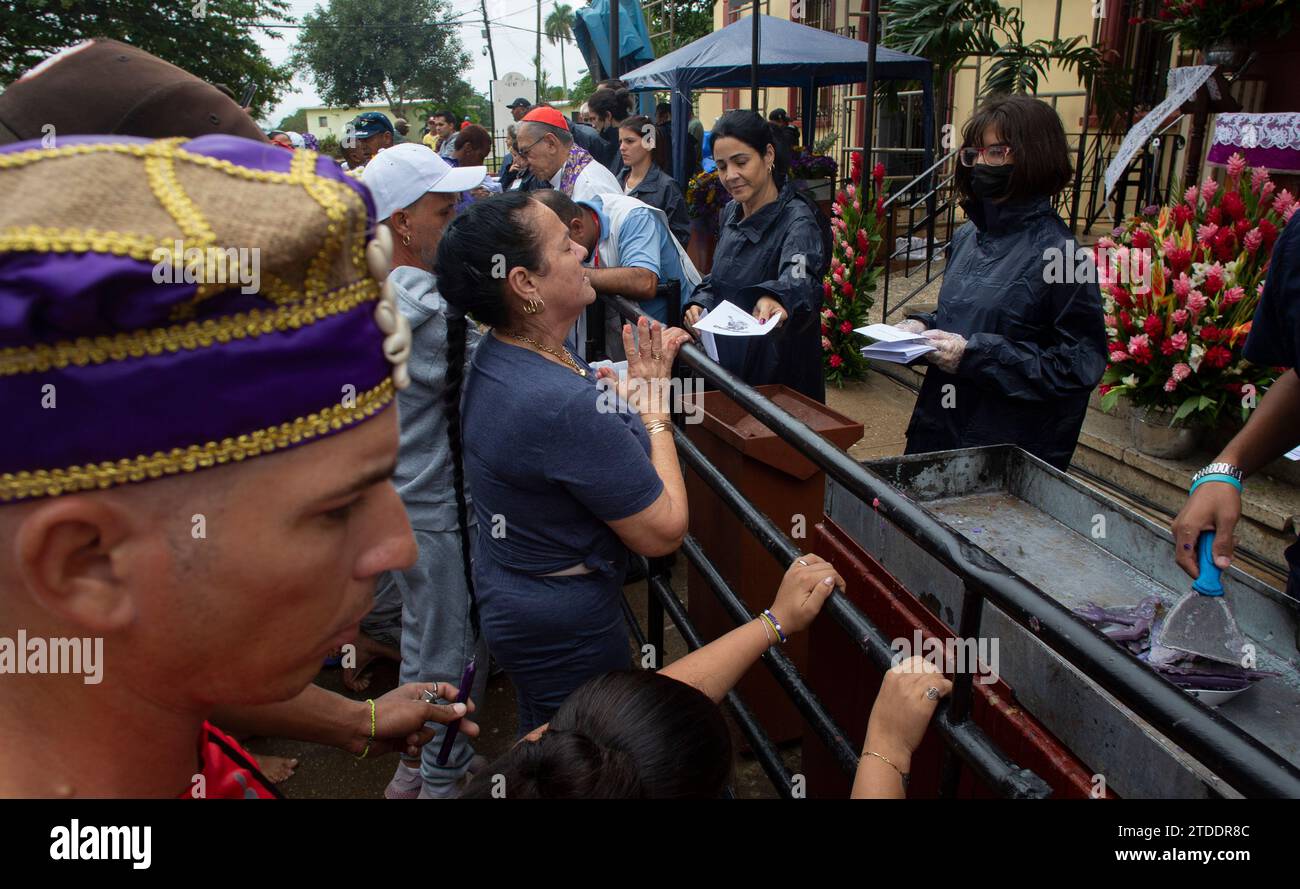 Pilgrims arrive to the shrine of Saint Lazaro shrine, in El Rincon ...