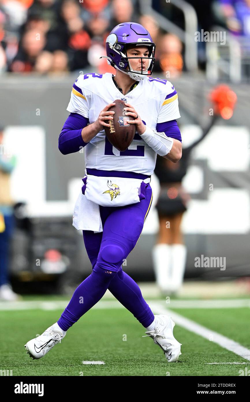 Minnesota Vikings quarterback Nick Mullens (12) drops back to pass ...