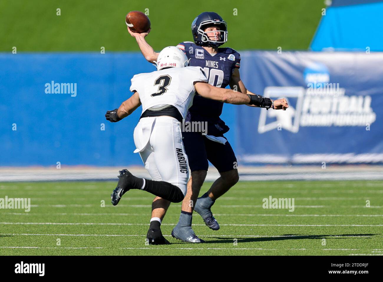 MCKINNEY, TX - DECEMBER 16: Colo. Sch. of Mines quarterback John ...