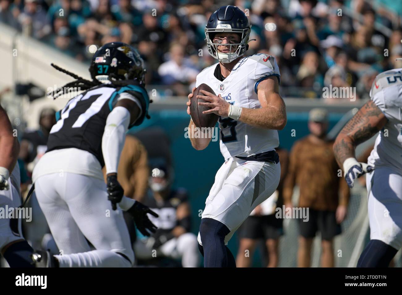 Tennessee Titans quarterback Will Levis (8) looks for a receiver in ...