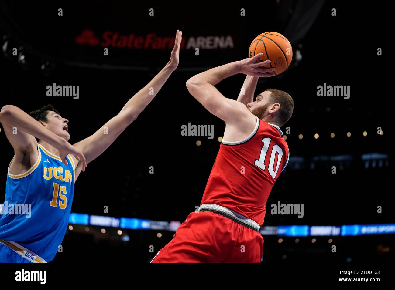 Ohio State forward Jamison Battle (10) shoots the ball against UCLA ...