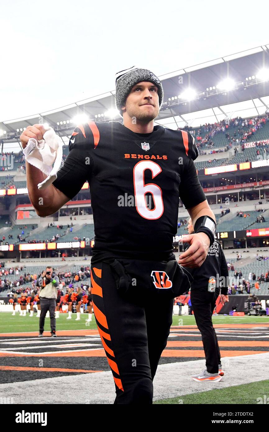 Cincinnati Bengals quarterback Jake Browning (6) celebrates after a win ...