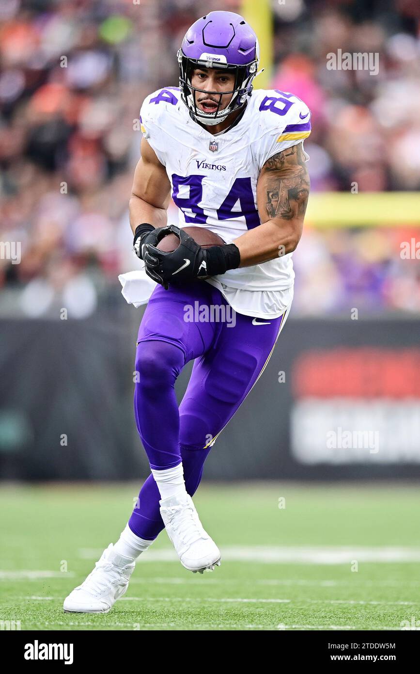 Minnesota Vikings tight end Josh Oliver (84) carries the ball in the ...