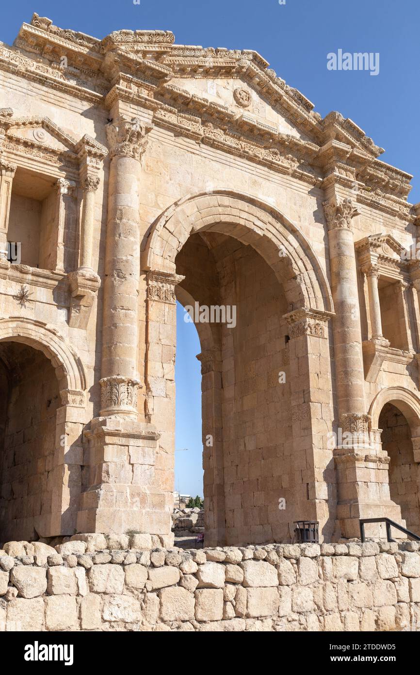Jerash gate hi-res stock photography and images - Alamy