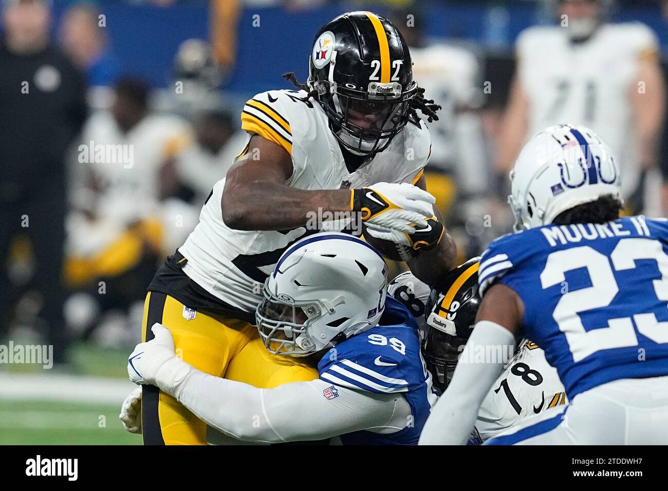 Pittsburgh Steelers running back Najee Harris (22) is tackled by ...