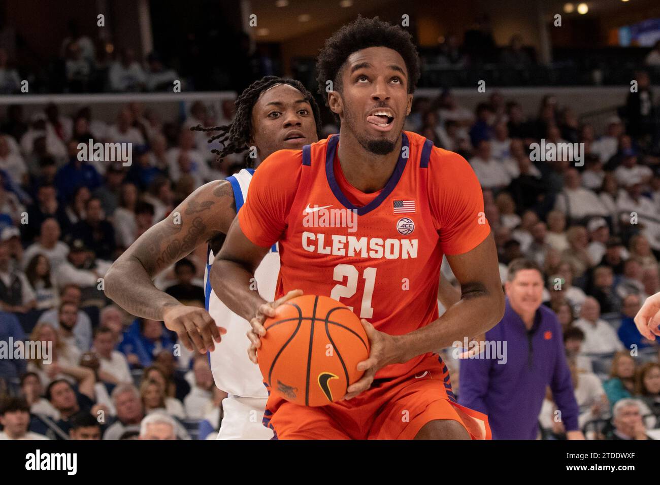 Clemson Tigers forward Chauncey Wiggins (21) drives to the basket ...