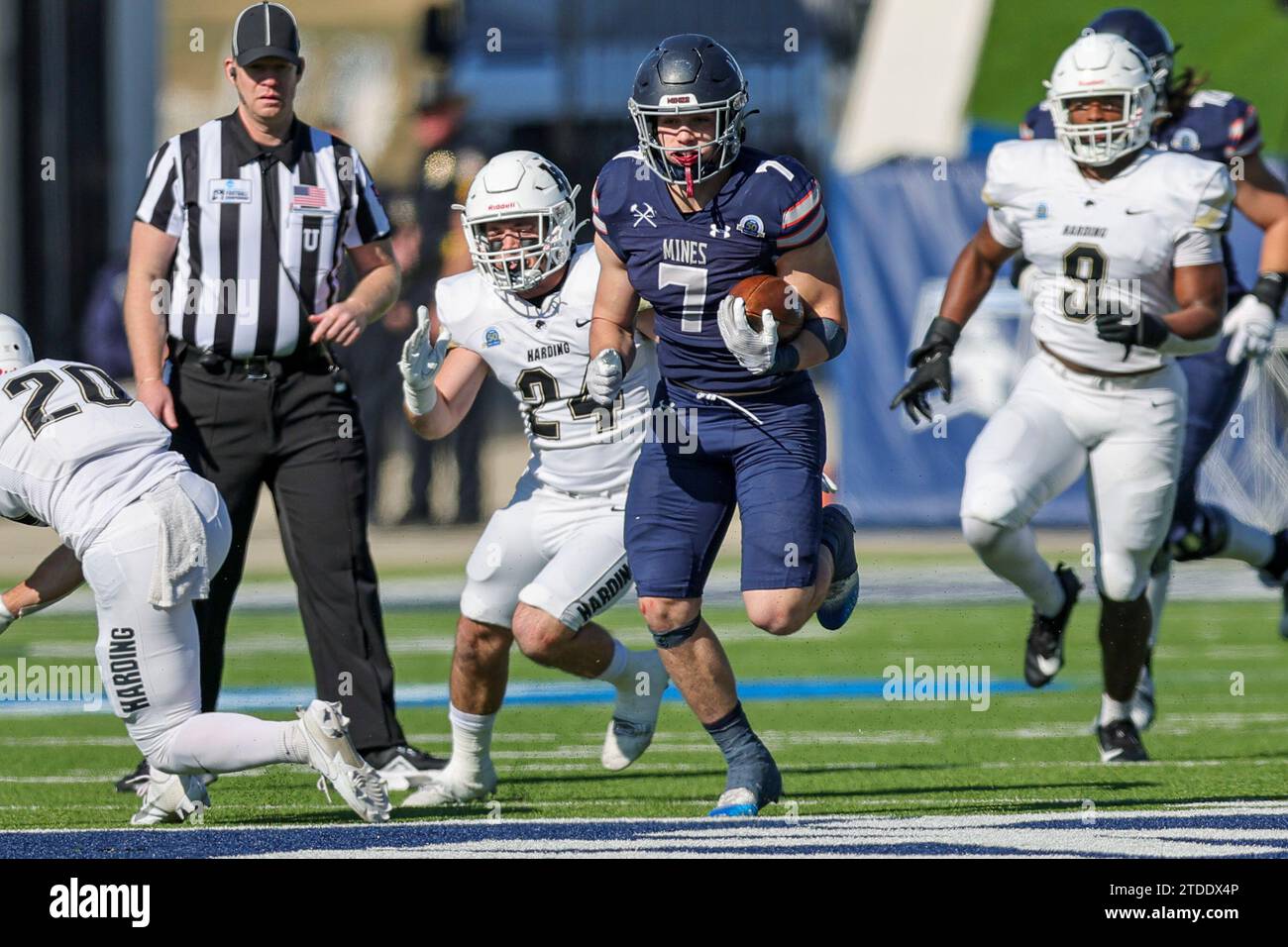 MCKINNEY, TX - DECEMBER 16: Colo. Sch. of Mines running back Landon ...