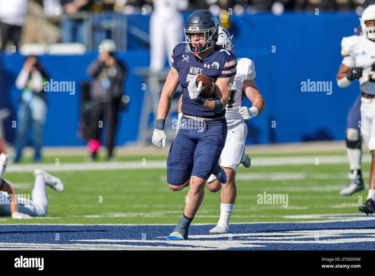 MCKINNEY, TX - DECEMBER 16: Colo. Sch. of Mines running back Landon ...