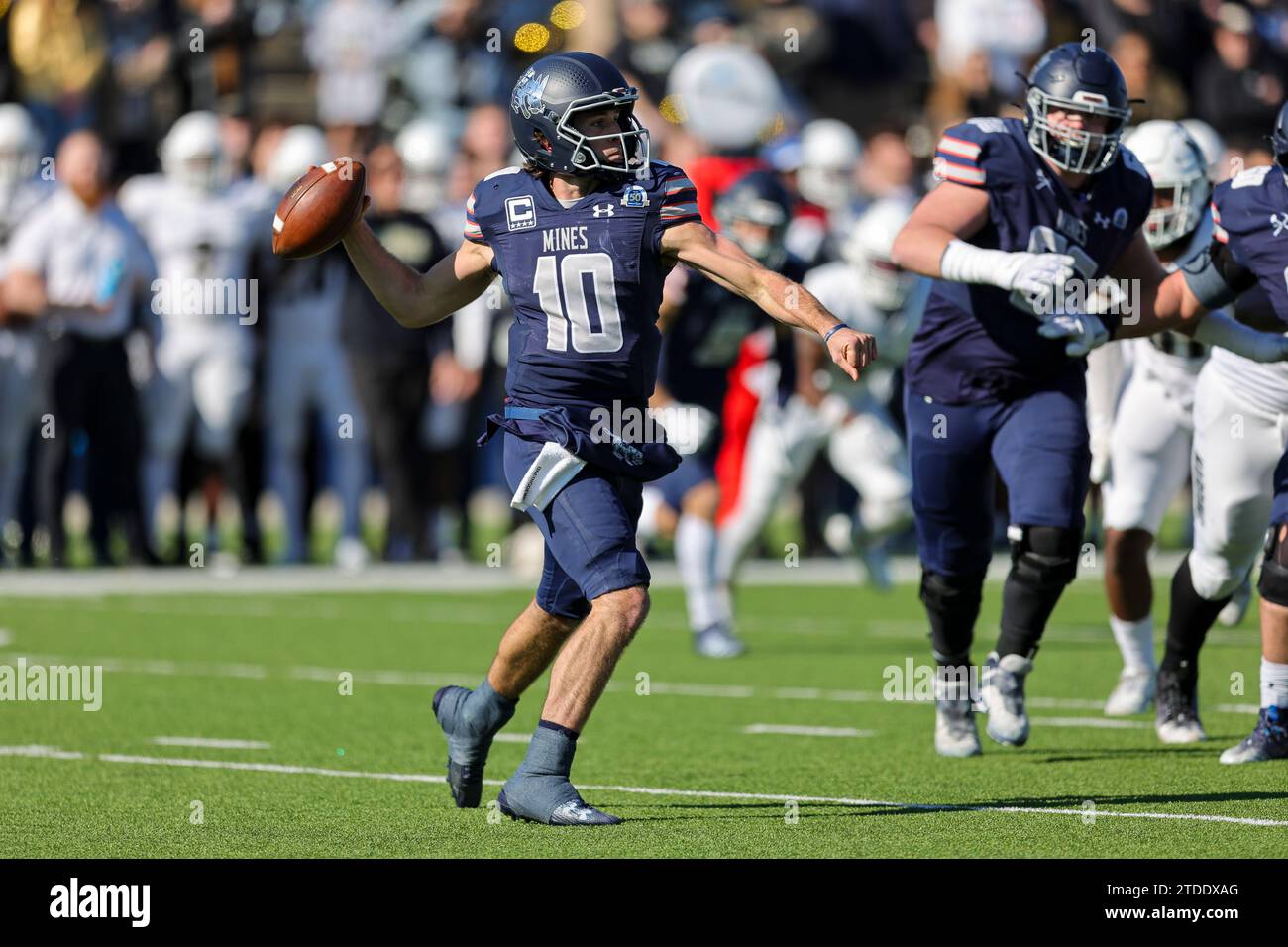 MCKINNEY, TX - DECEMBER 16: Colo. Sch. of Mines quarterback John ...