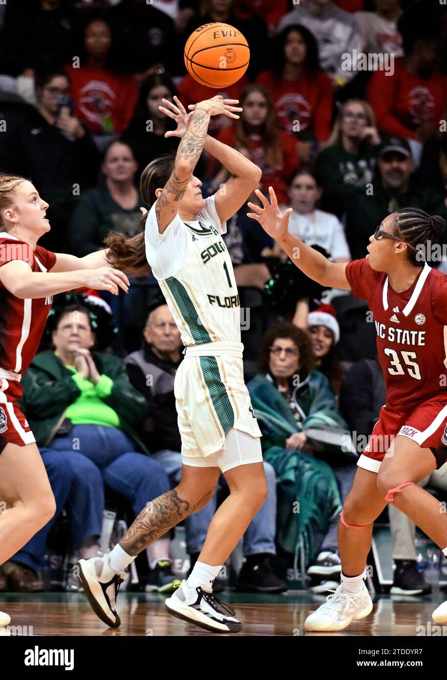 South Florida guard Maria Alvarez (1) loses the ball as North Carolina ...
