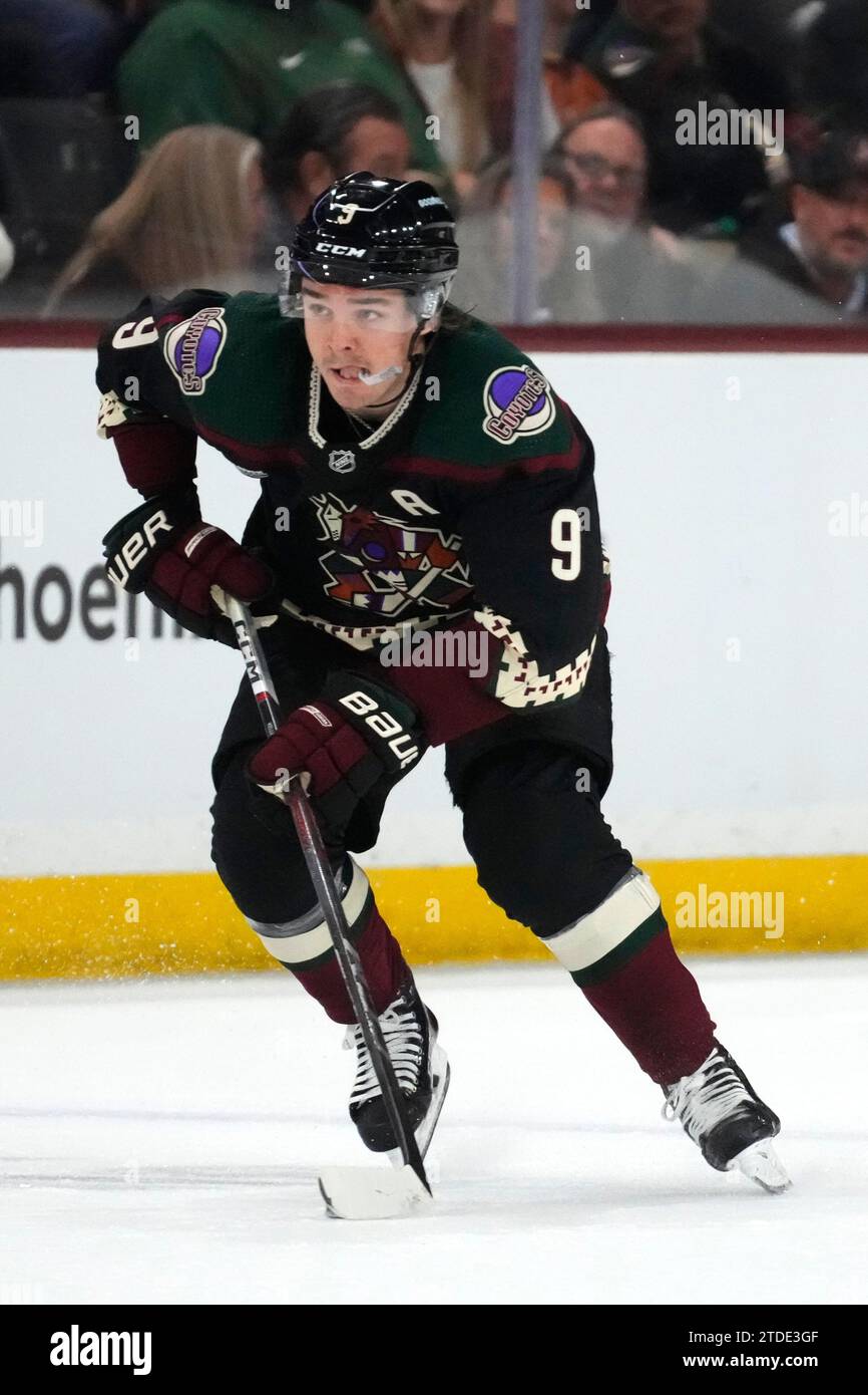 Arizona Coyotes right wing Clayton Keller skates with the puck against ...