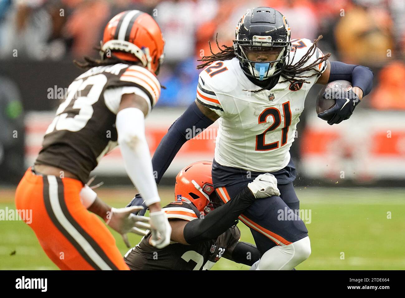 Chicago Bears cornerback Jaylon Jones (31) is tackled by Cleveland ...