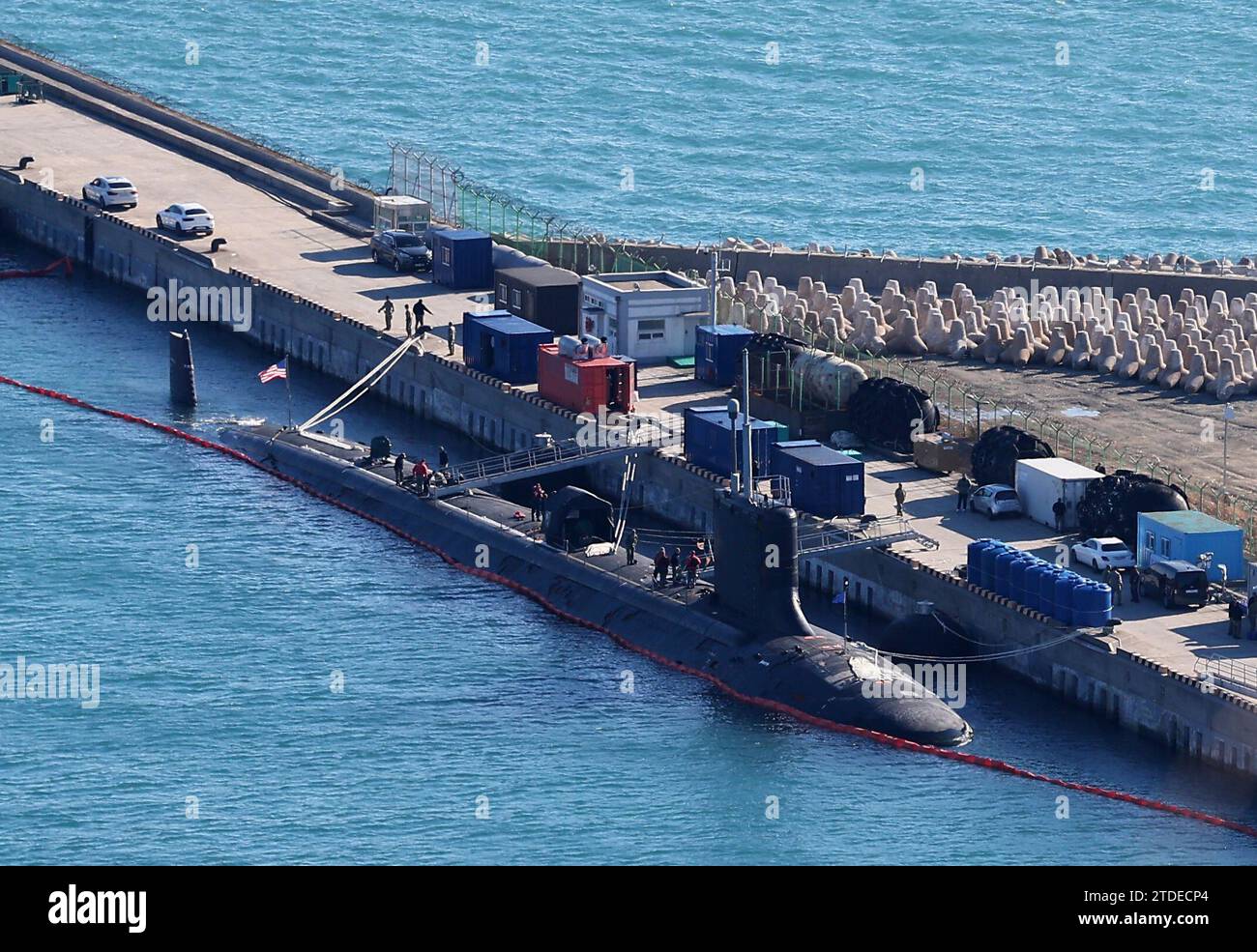 The U.S. nuclear-powered submarine USS Missouri docks at a South Korea ...