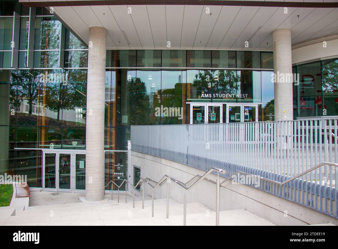 Ams student nest hi-res stock photography and images - Alamy