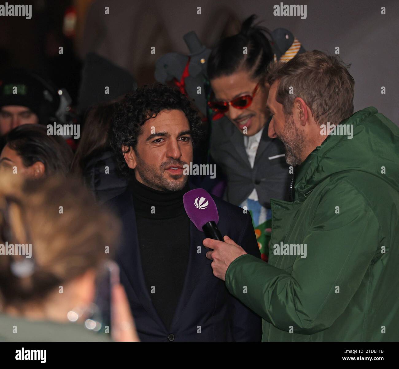 v.l. Elyas M Barek, Jorge Gonzalez mit Sat1 Moderator Daniel Boschmann ...