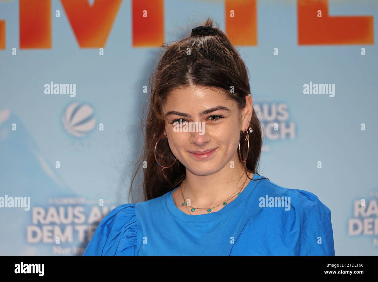 Derya Flechtner waehrend der Deutschland-Filmpremiere Raus aus dem ...