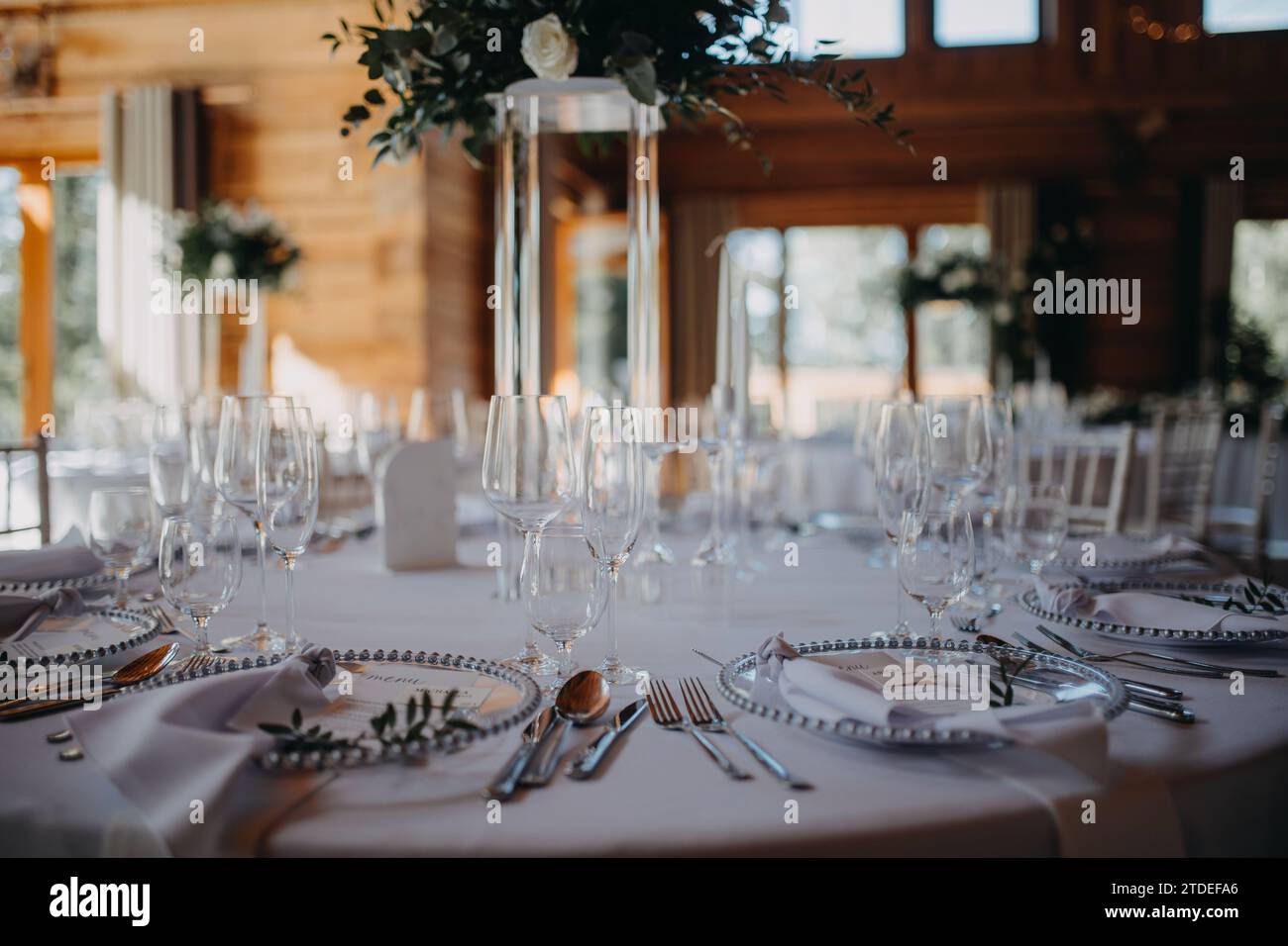 Elegant, romantic table setting for indoor wedding reception. Luxury ...