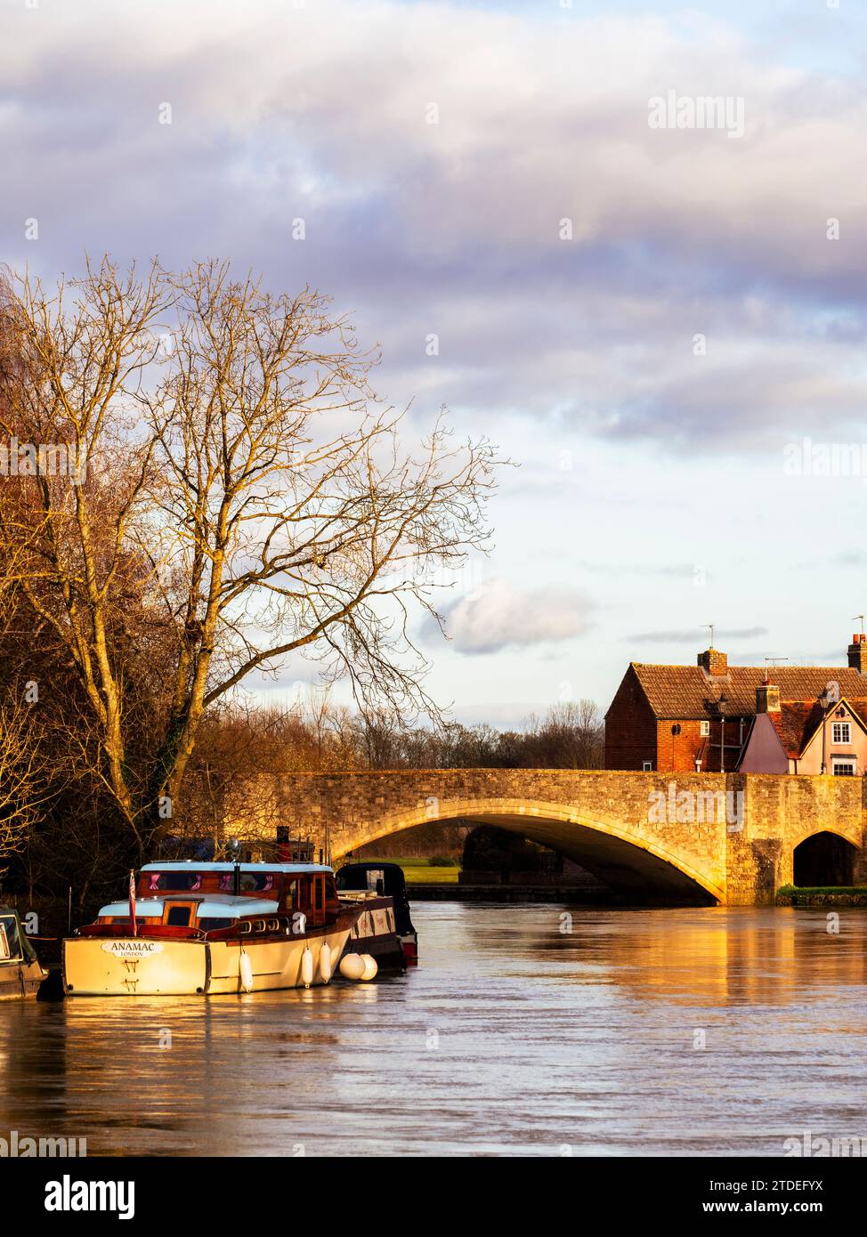 Winter Landscape, Abingdon Bridge, River Thames, Oxfordshire, England ...