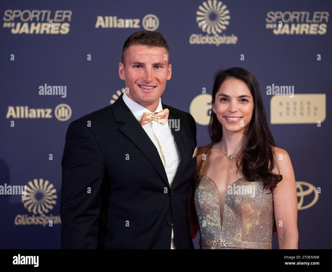 Tom Liebscher - Lucz (Kajak Vierer) mit Begleitung auf dem roten Teppich, GER, Sportler des ...