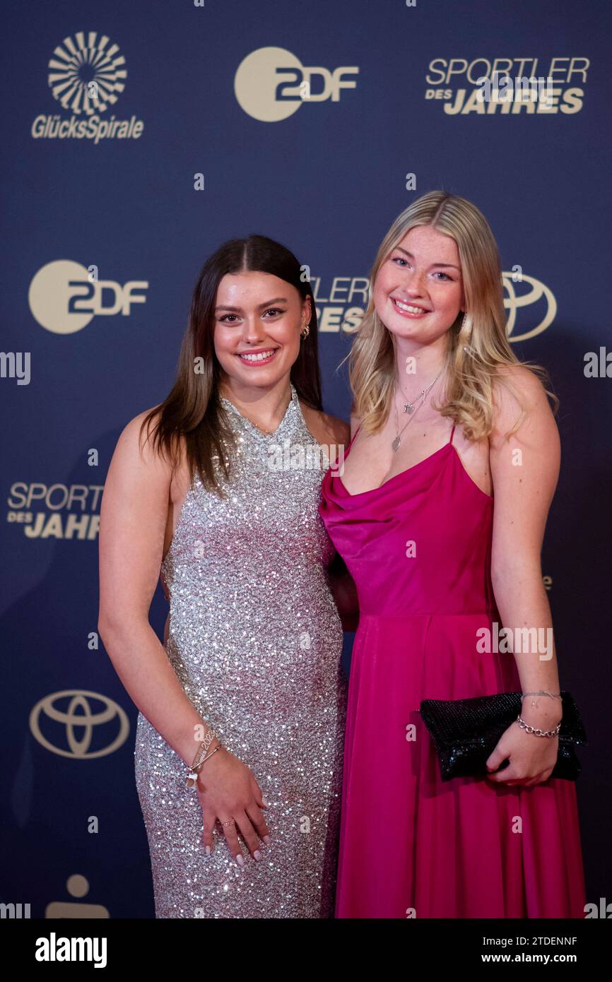 Emma Malewski (links, Turnerin) auf dem roten Teppich, GER, Sportler ...