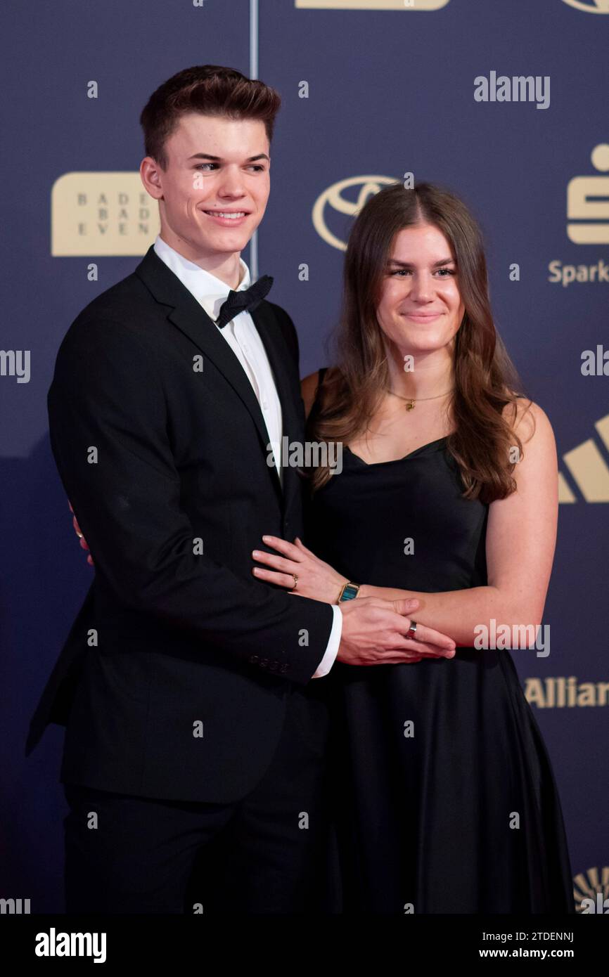 Taliso Engel (Para - Schwimmer) mit Freundin Kim Moesner auf dem roten ...