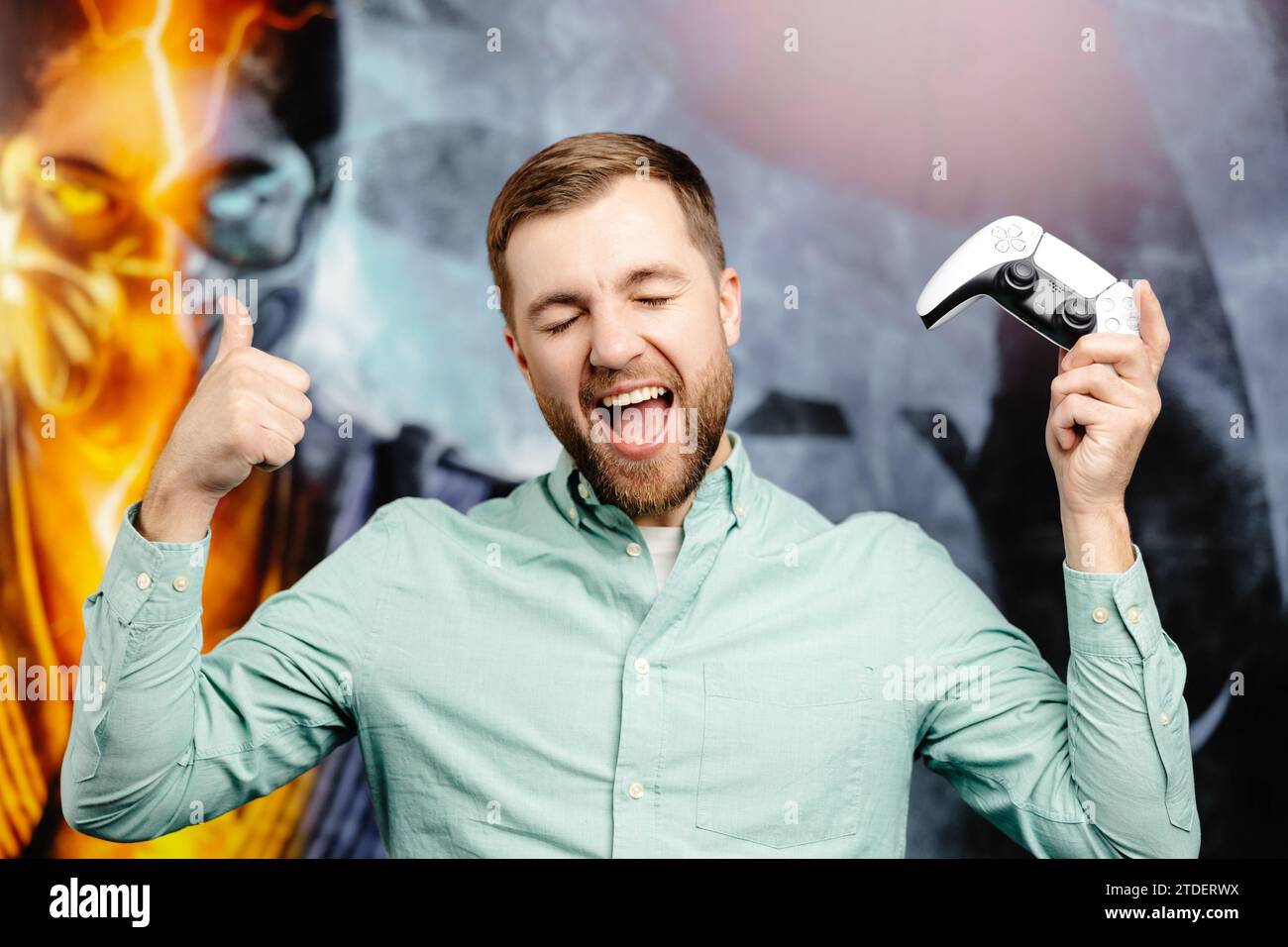 Intense gaming hi-res stock photography and images - Alamy