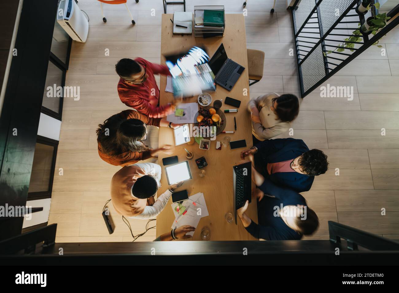 Efficient cross-generational team, working together for project ...