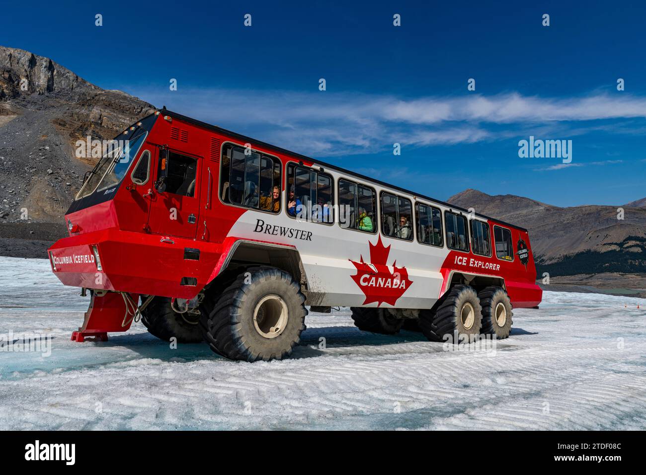 Specialized icefield truck on the Columbia Icefield, Glacier Parkway ...