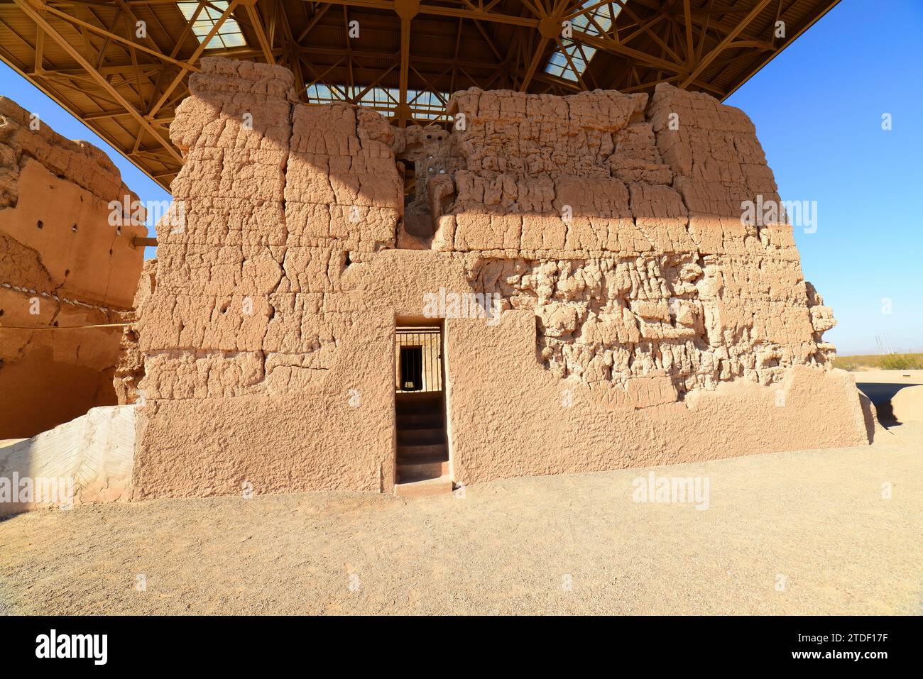 Ancient Casa Grande Ruins National Monument of the Pre-columbian ...