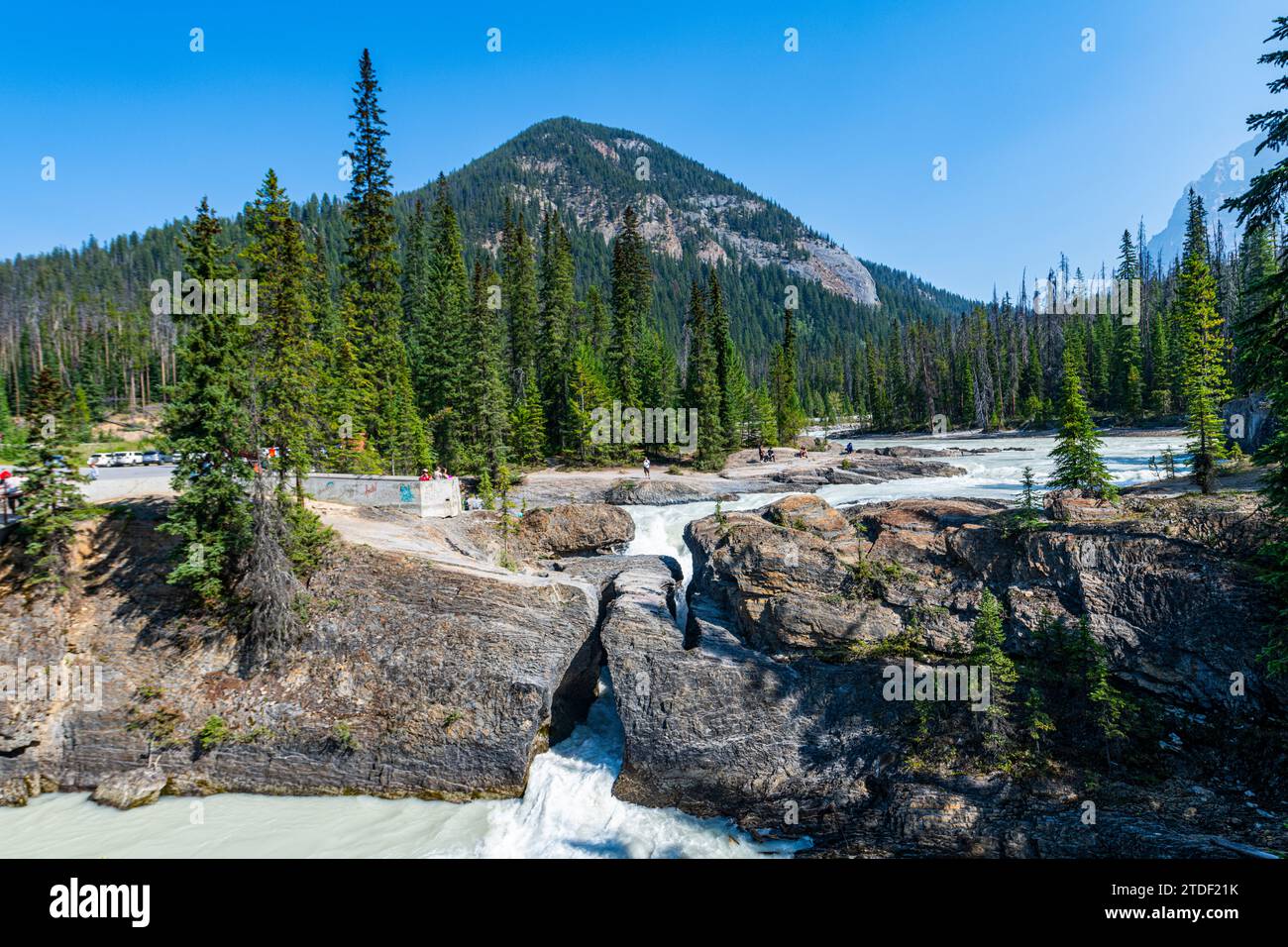 Natural Bridge Lower Falls, Yoho National Park, UNESCO World Heritage ...
