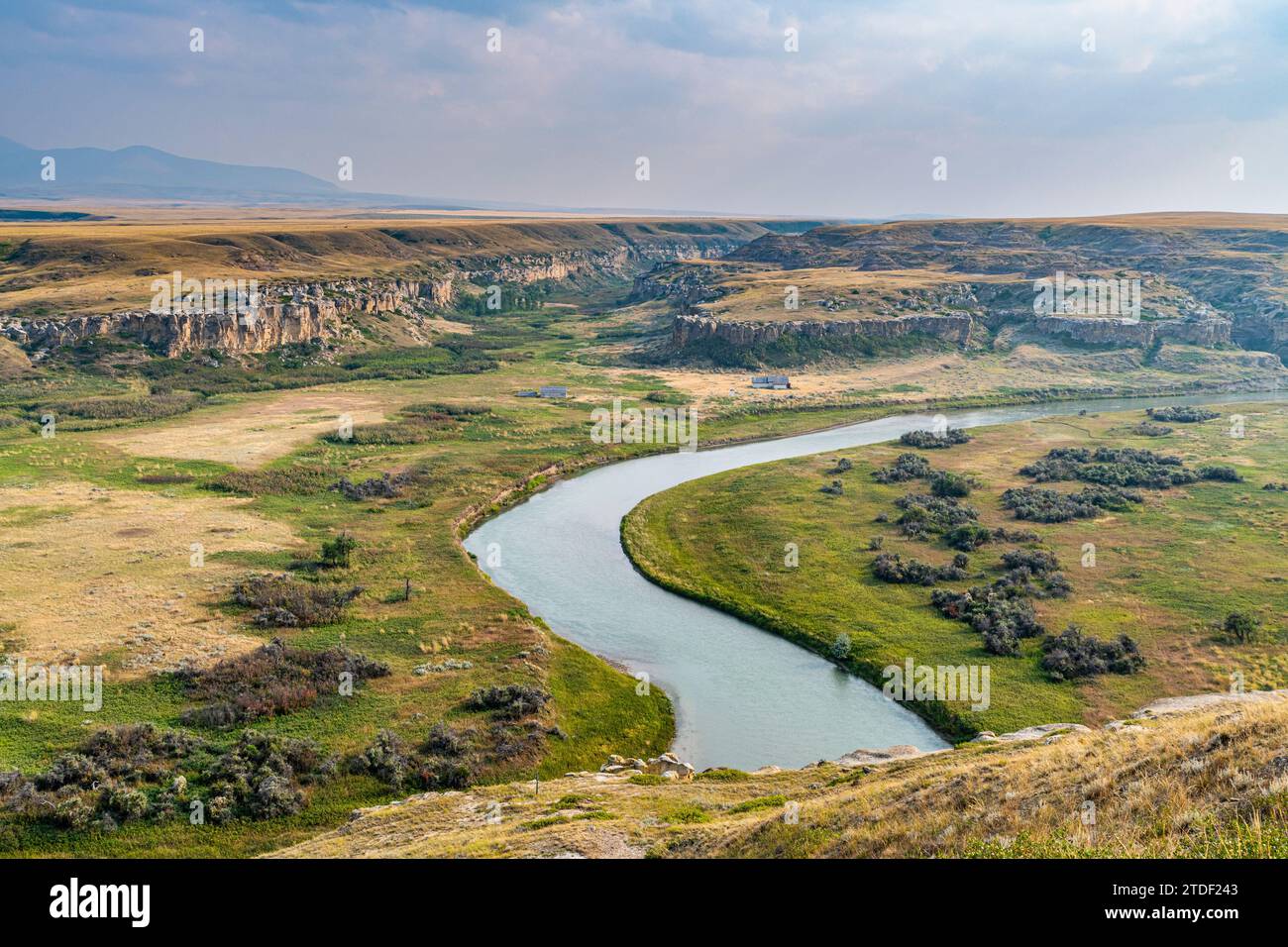 Milk River running through the Writing-on-Stone Provincial Park, UNESCO ...