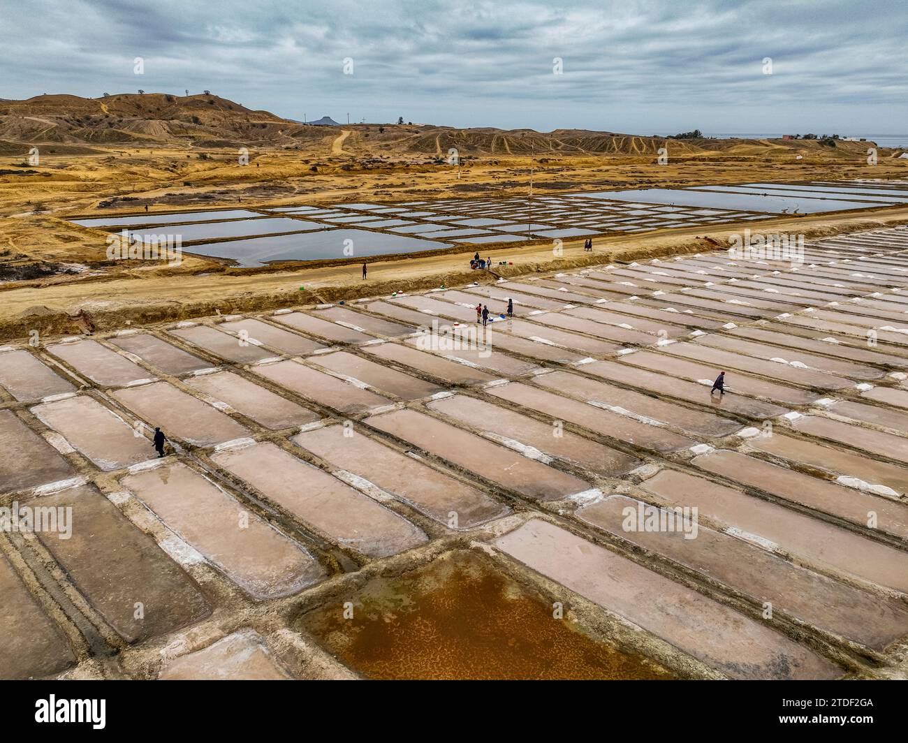 Africa angola woman hi-res stock photography and images - Alamy