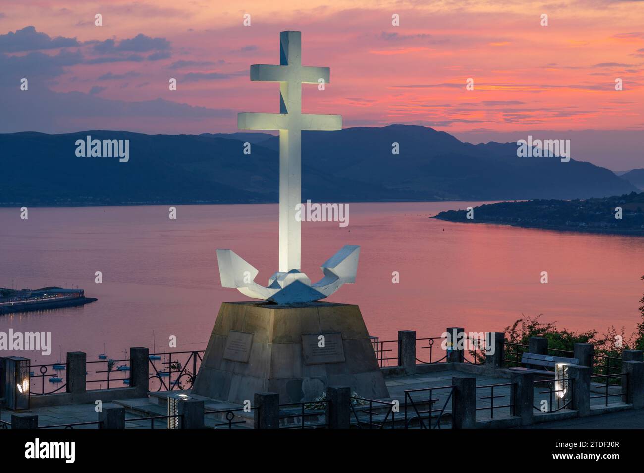 Free French Memorial Cross, Lyle Hill, Greenock, Firth of Clyde ...