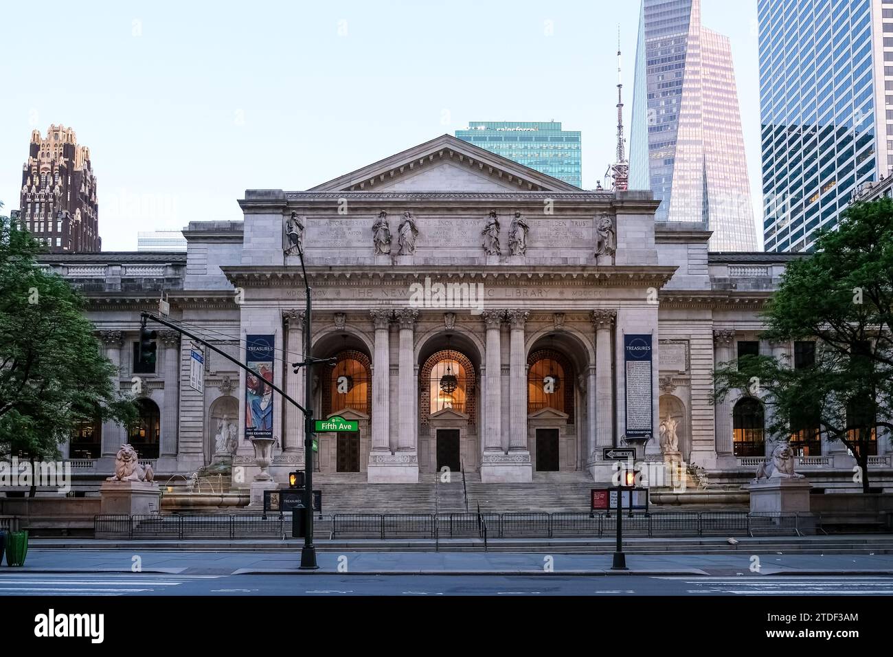 Architectural detail of the New York Public Library (NYPL), second ...