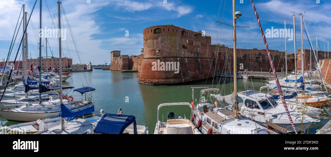 View of Vecchia Fortress and boats in harbour, Livorno, Province of Livorno, Tuscany, Italy ...