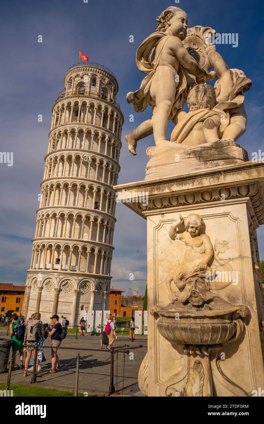 View of Fontana dei Putti and Leaning Tower of Pisa, UNESCO World ...
