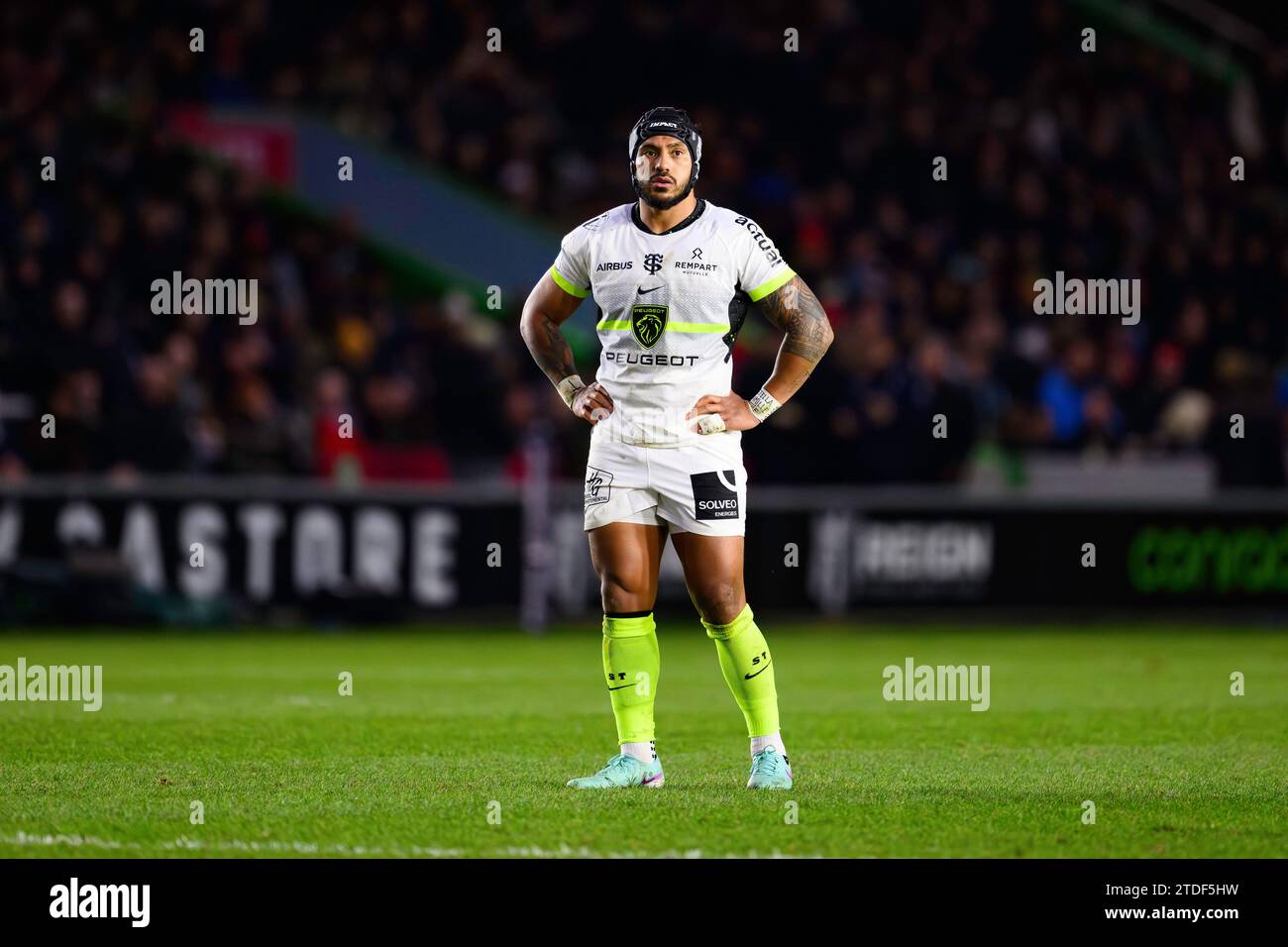 LONDON, UNITED KINGDOM. 17th, Dec 2023. Pita Ahki of Stade Toulousian ...
