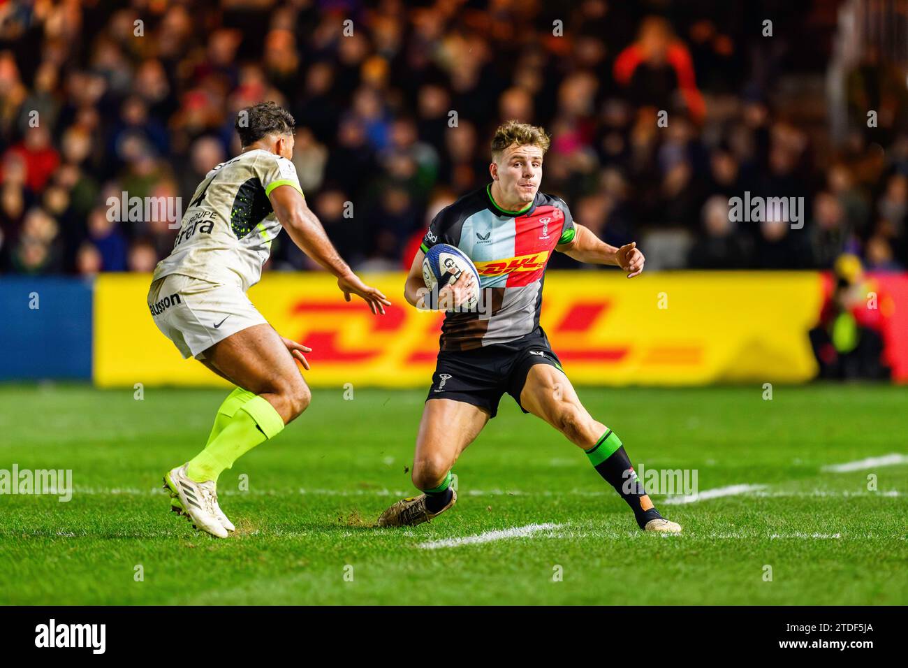LONDON, UNITED KINGDOM. 17th, Dec 2023. Oscar Beard of Harlequins in ...