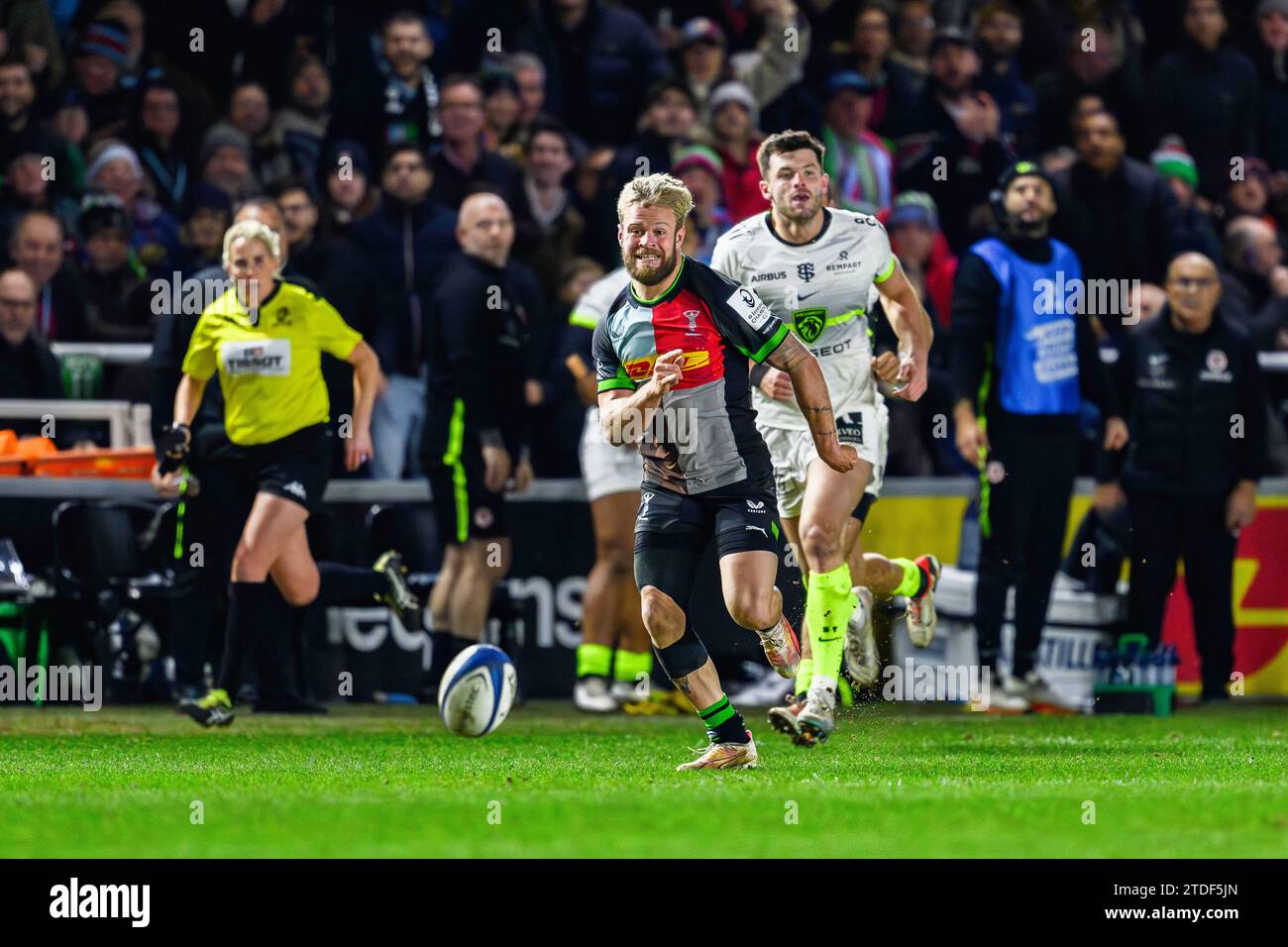 LONDON, UNITED KINGDOM. 17th, Dec 2023. Tyrone Green of Harlequins in ...