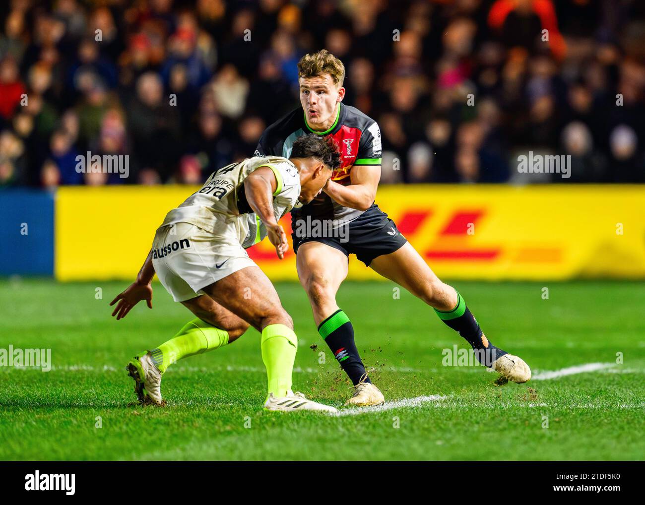 LONDON, UNITED KINGDOM. 17th, Dec 2023. Oscar Beard of Harlequins in ...
