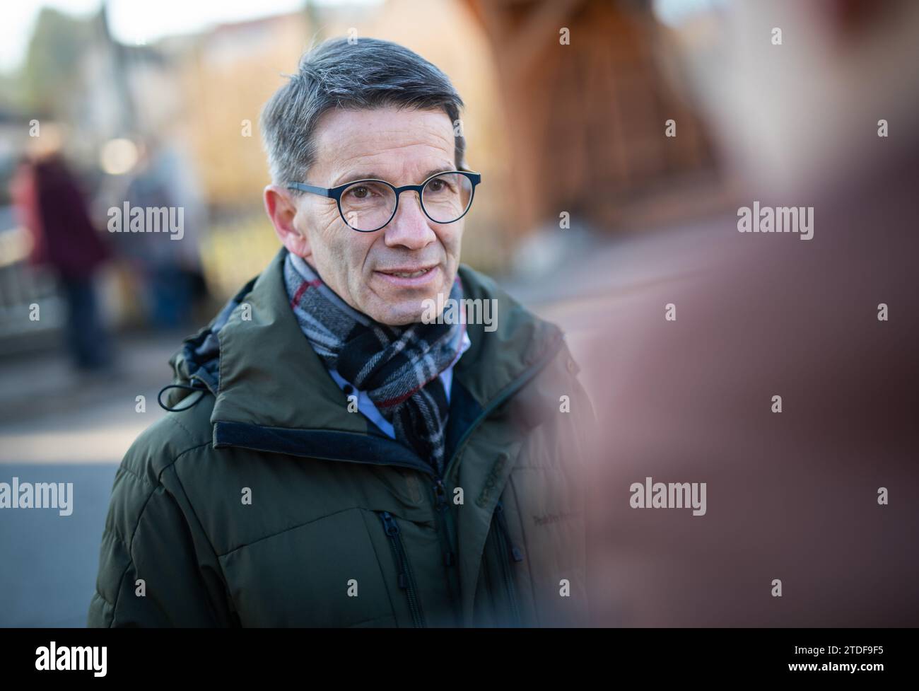 Bingen Hitzkofen, Germany. 18th Dec, 2023. Jochen Fetzer, Mayor of ...