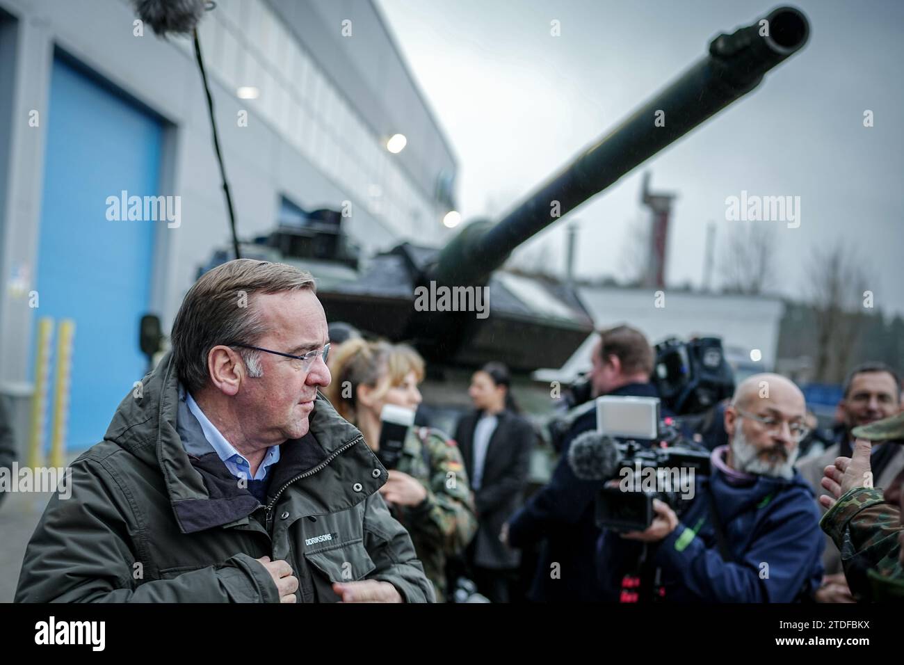Jonava, Lithuania. 18th Dec, 2023. Boris Pistorius (SPD), Federal ...