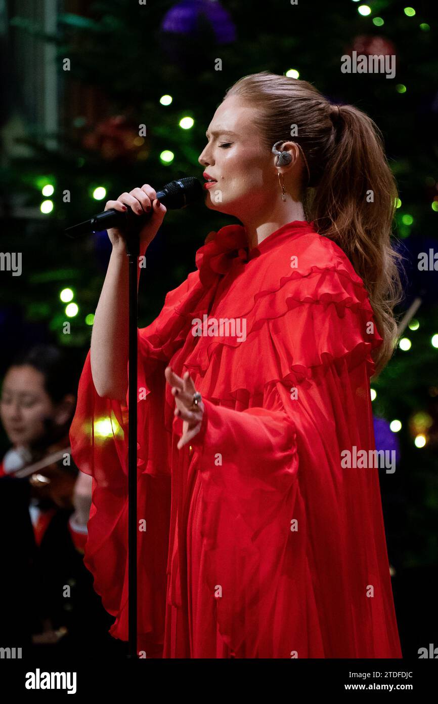 Freya Ridings sings Merry Christmas Everyone during the Royal Carols ...