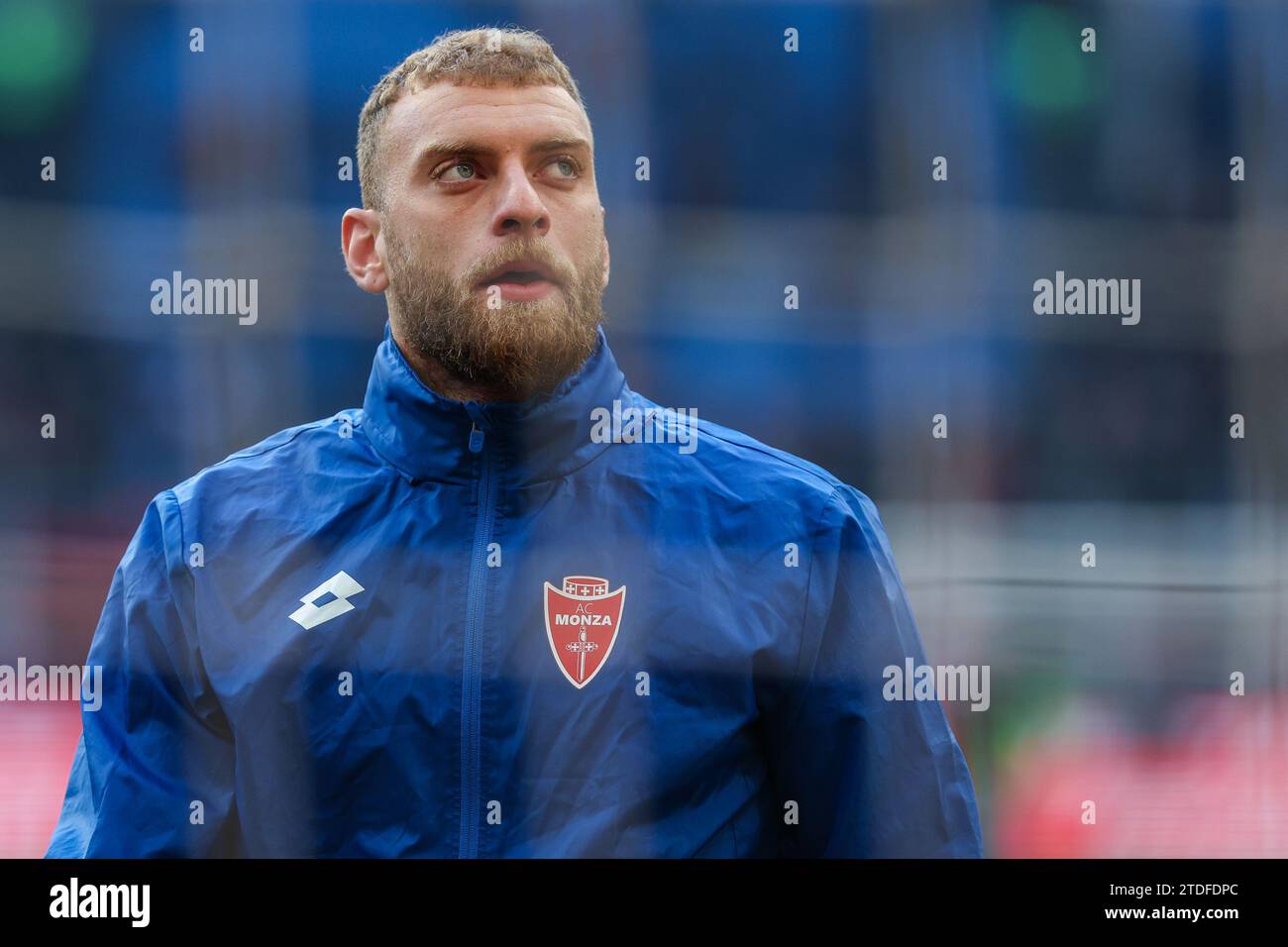 Michele Di Gregorio of AC Monza looks on during Serie A 2023/24 ...