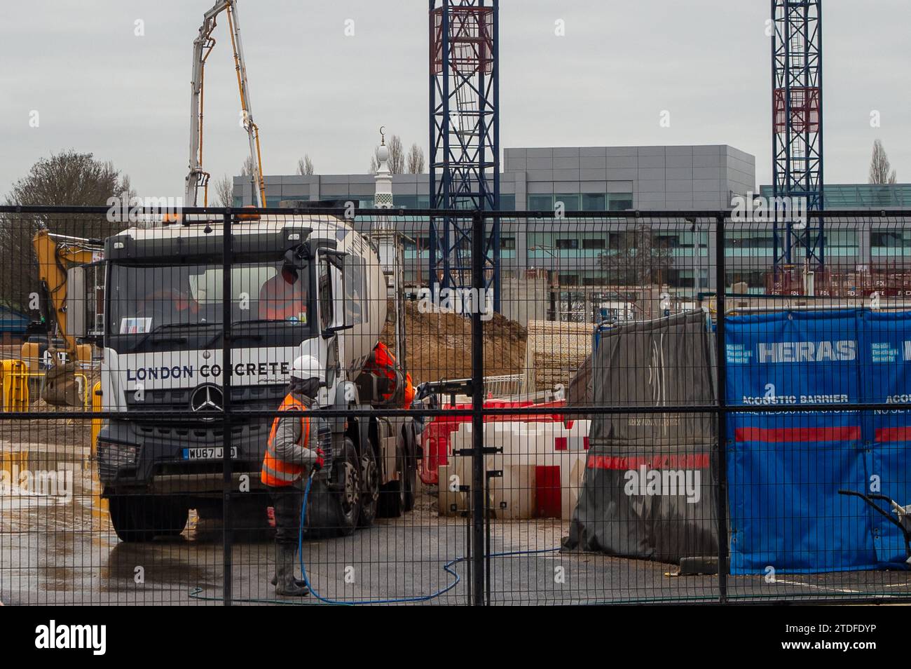 Tall buildings planning permission hi-res stock photography and images ...